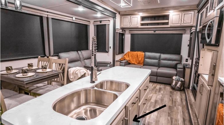 RV Trash Cans and Where to Put Them